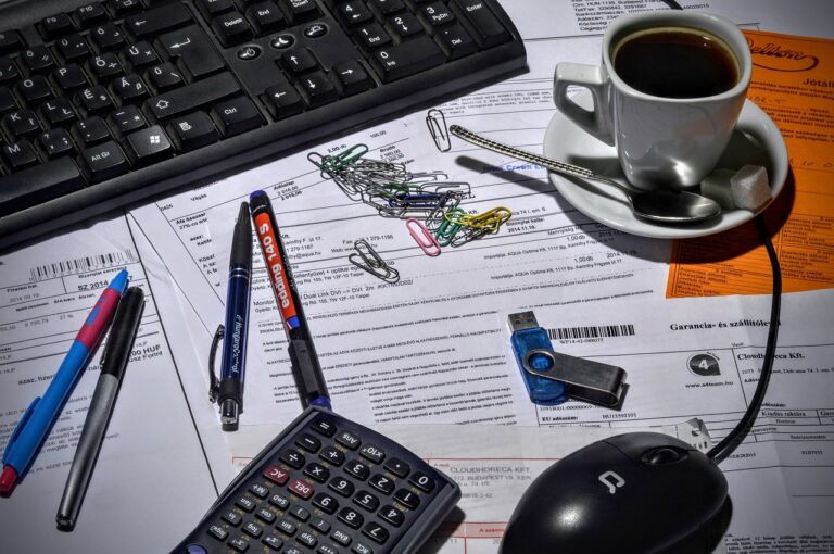 Invoicing in Hungary: e-invoice, PDF, or paper invoice? - Helpers Finance